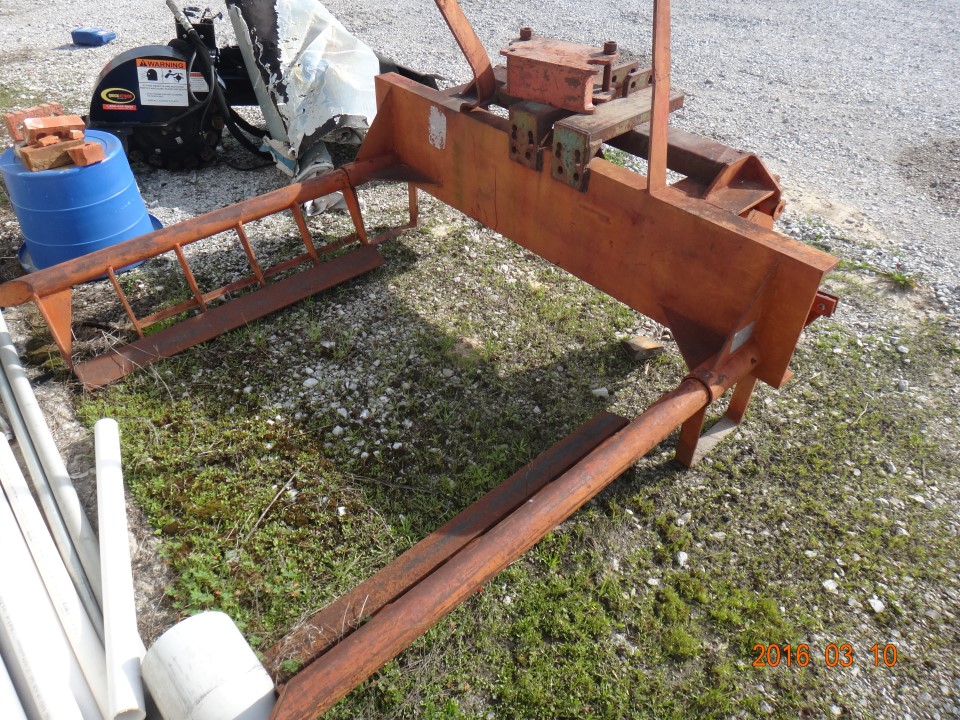 Bale Boss Hay Lift, Transamerican Equipment Company