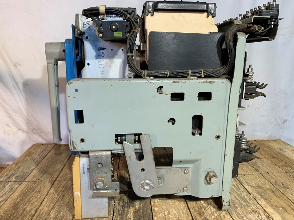 GE AKR-5A-30 Air Circuit Breaker 800A 635V MO/DO SST Trip ...