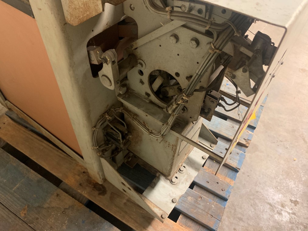 GE AM-4.16-75-1 1200 amp 4160v Air Circuit Breaker, Transamerican ...