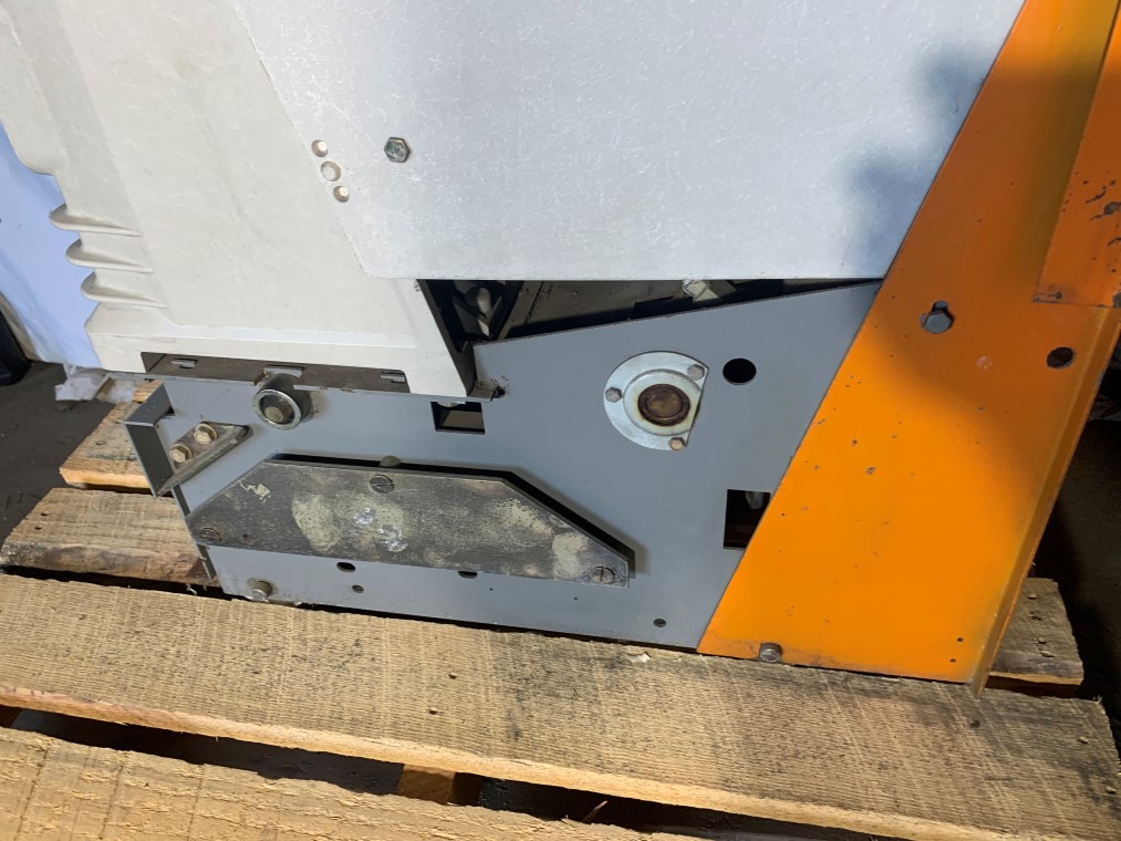 Square D DSE-23-B 1200 Amp, 4160 Volt Solenarc Circuit Break ...