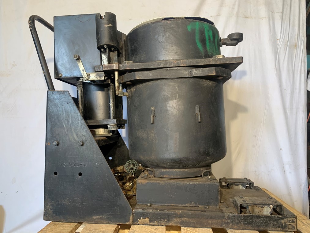 GE FK255-250 Oil Circuit Breaker 600A, 15KV, EO/DO, 110VDC Trip ...