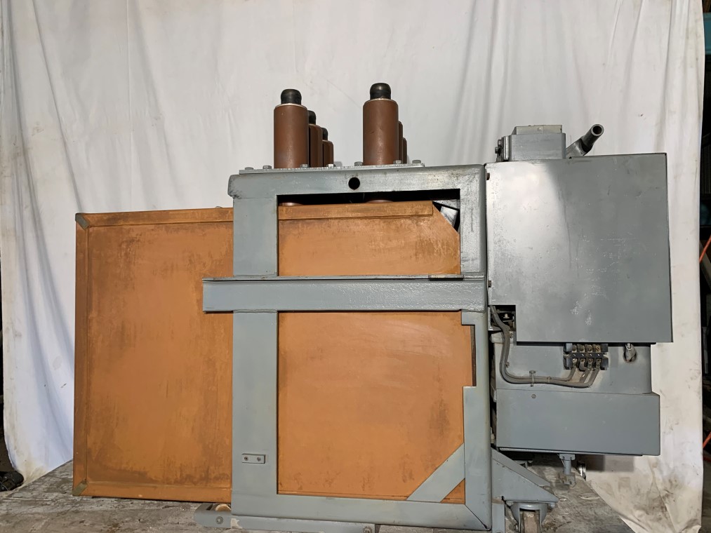 GE AM-2.4/4.16-150/250-3 MagneBlast Breaker 2000A 4160V EO/DO 12 ...